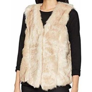 New Look | Tops | New Look Faux Fur Vest | Poshmark